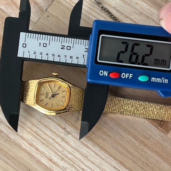 Seiko | Accessories | Seiko Ladies Watch Vintage Gold Tone Dial Bracelet Hands Markers Beautiful ...